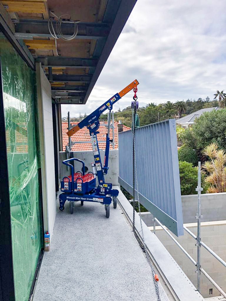 MFC 750 Mini Floor Crane with counterweights – Norbert Wienold GmbH