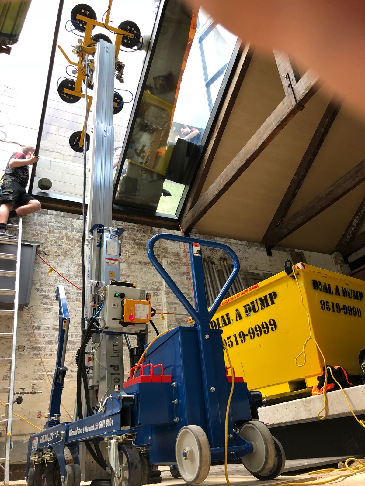 GML800+ Glass and Material Lift – Norbert Wienold GmbH