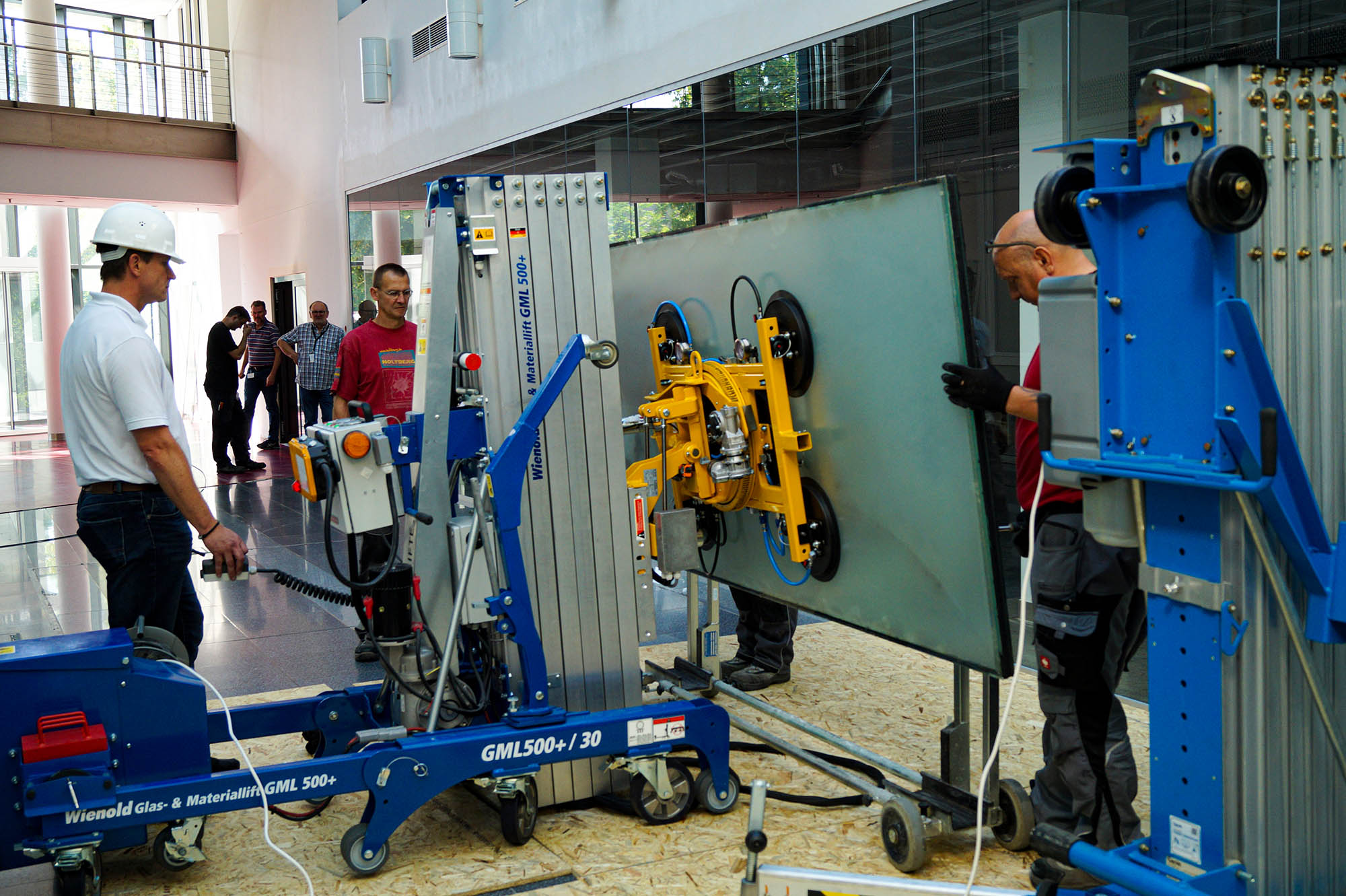 GML800+ Glass and Material Lift – Norbert Wienold GmbH