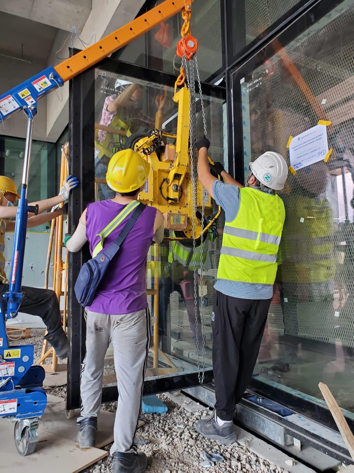 MFC 750 Mini Floor Crane with counterweights – Norbert Wienold GmbH