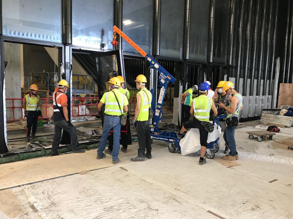 MFC 750 Mini Floor Crane with counterweights – Norbert Wienold GmbH